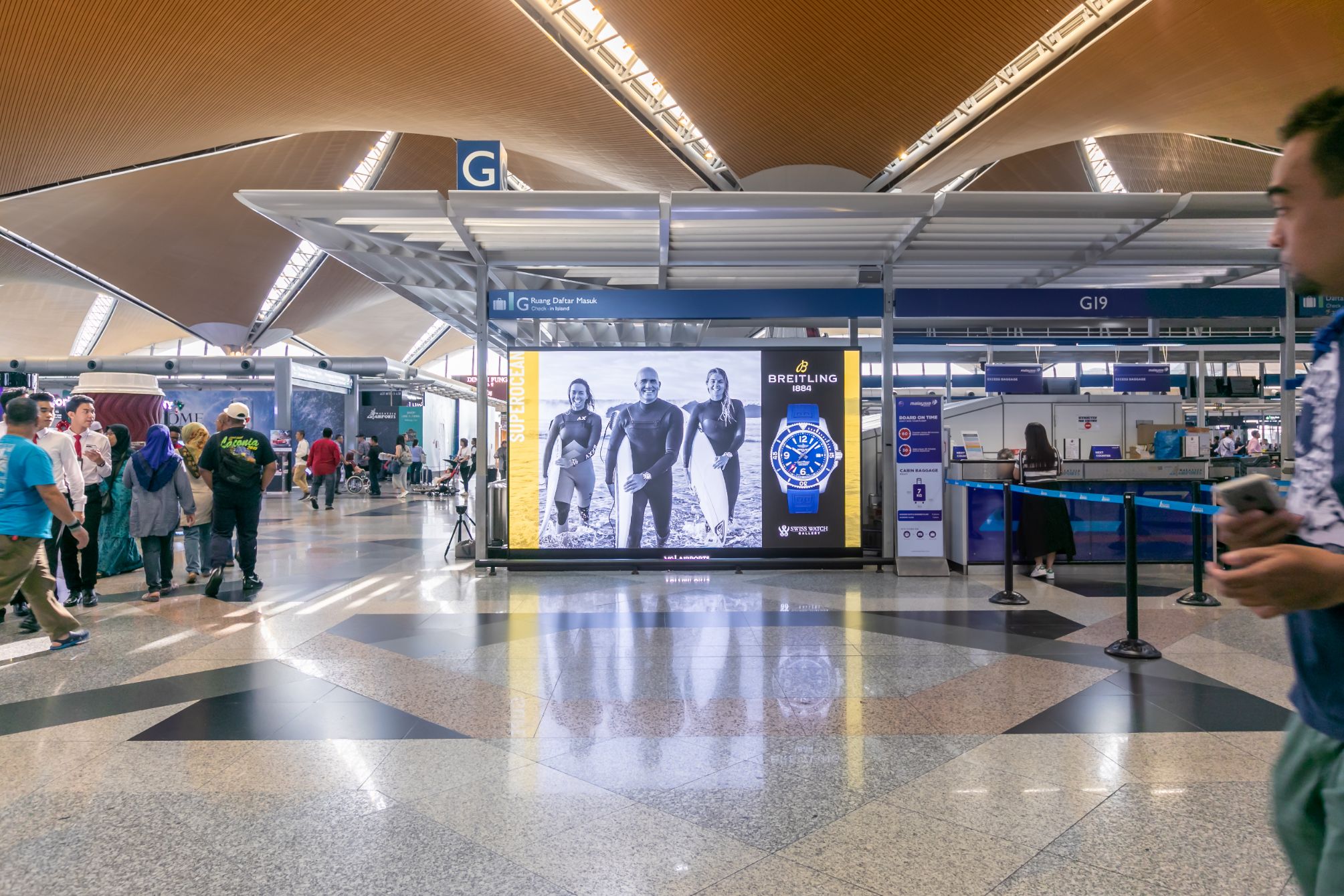 KLIA Short-term Tactical Media - VGi Airports